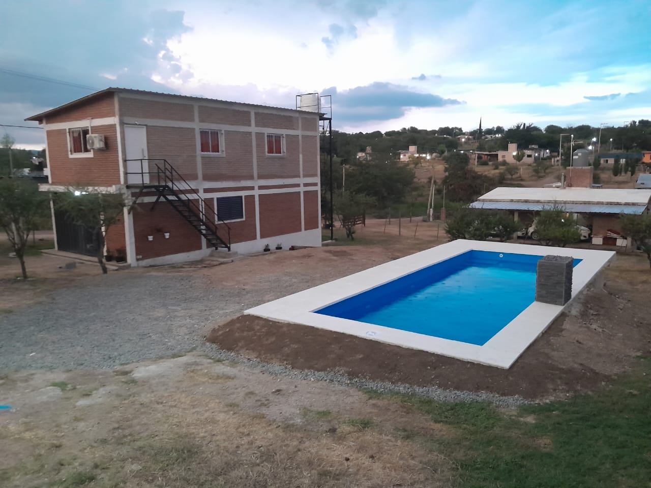 DEPARTAMENTO CON PILETA, Departamento en Villa Parque Síquiman para 5 ...