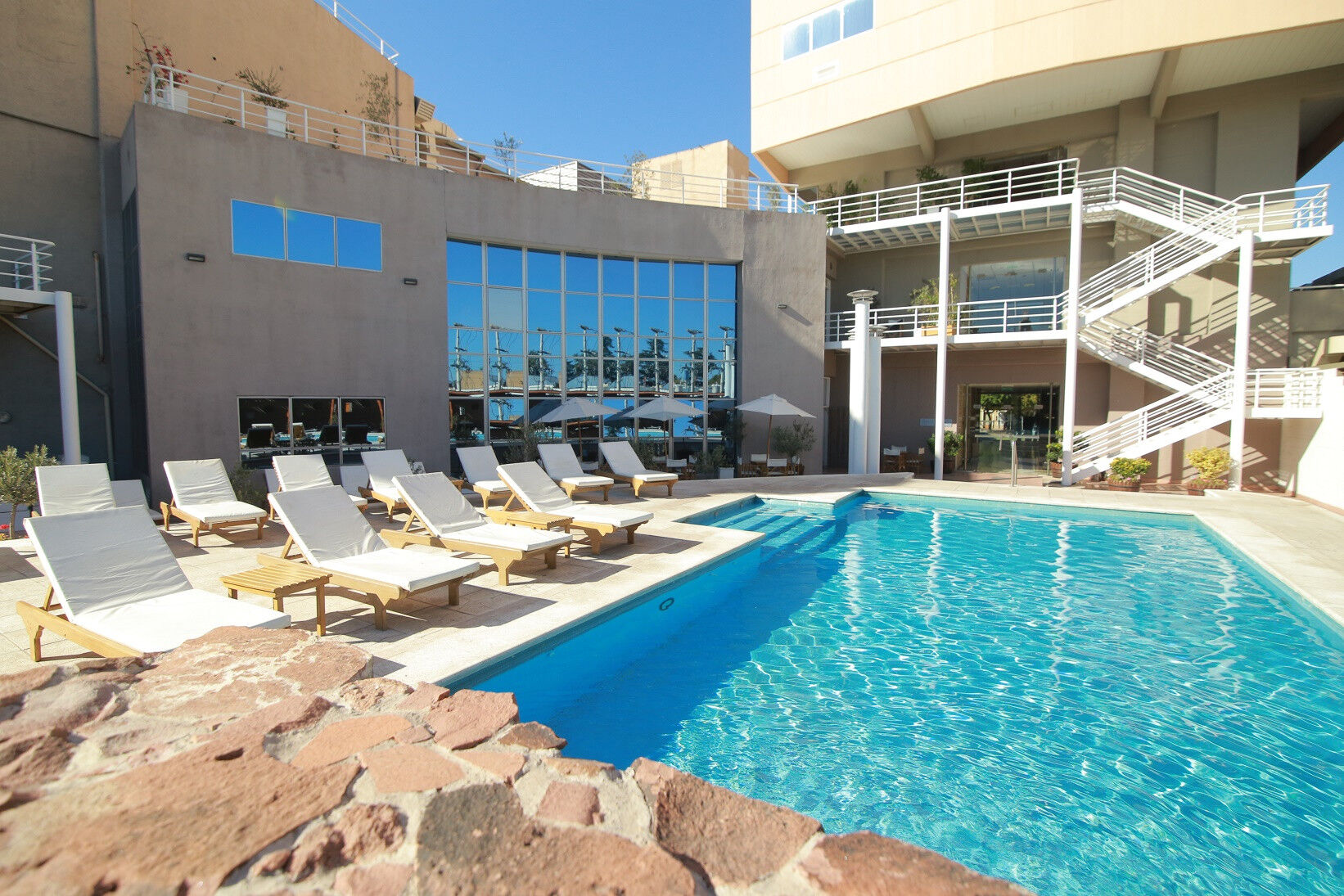 Tower Inn & Suites San Rafael, Hotel en San Rafael para 4 personas con ...