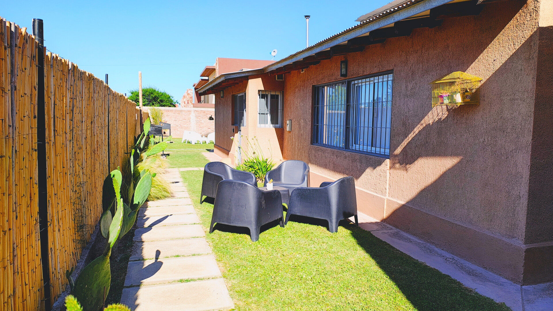 La Isolina, parrilla, jardines y relax en los caminos del vi, Casa en ...