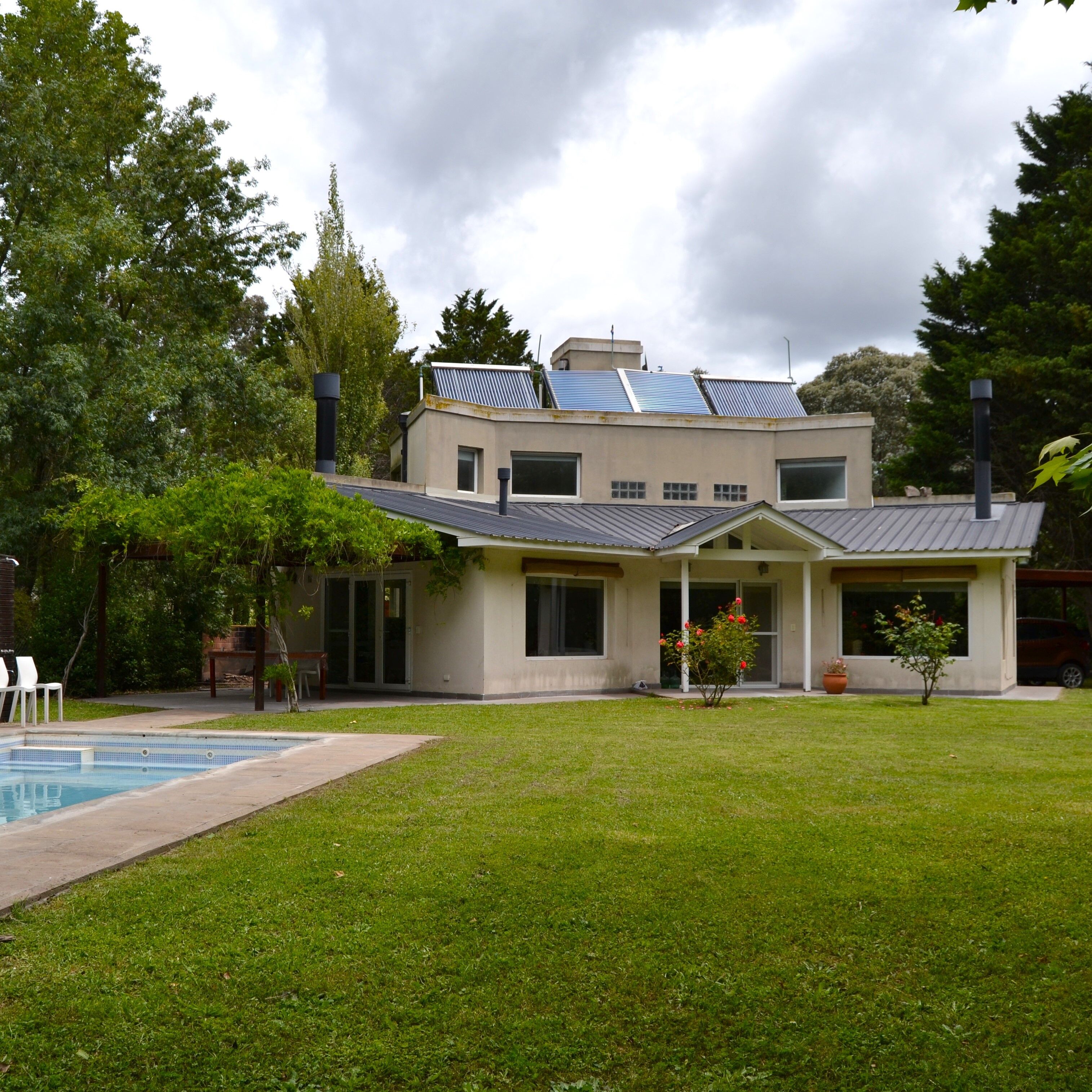 Casa con parque y pileta en el Bosque de Pinares de Santa Cl, Chalet en Santa Clara Del Mar para ...